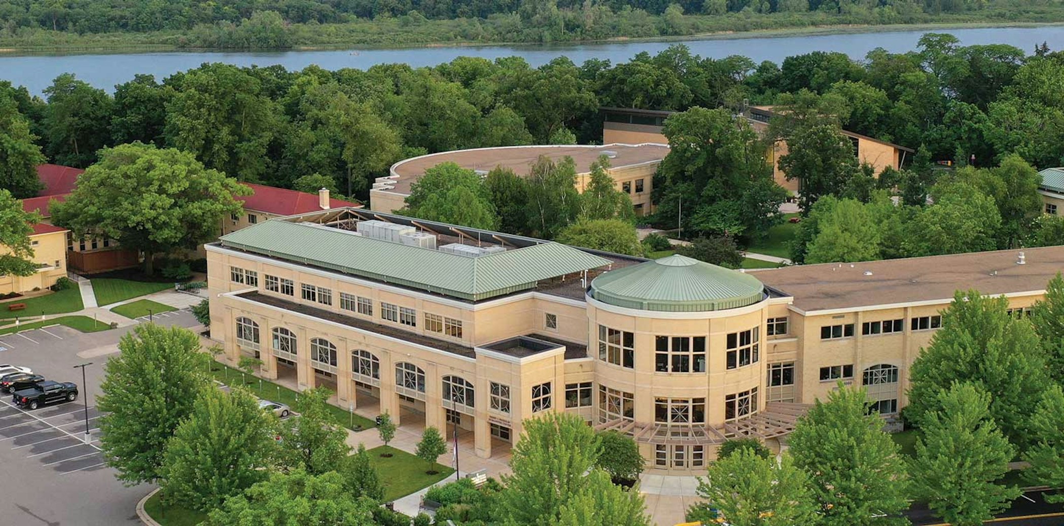 Edgewood College - Requirements + Data | CollegeVine