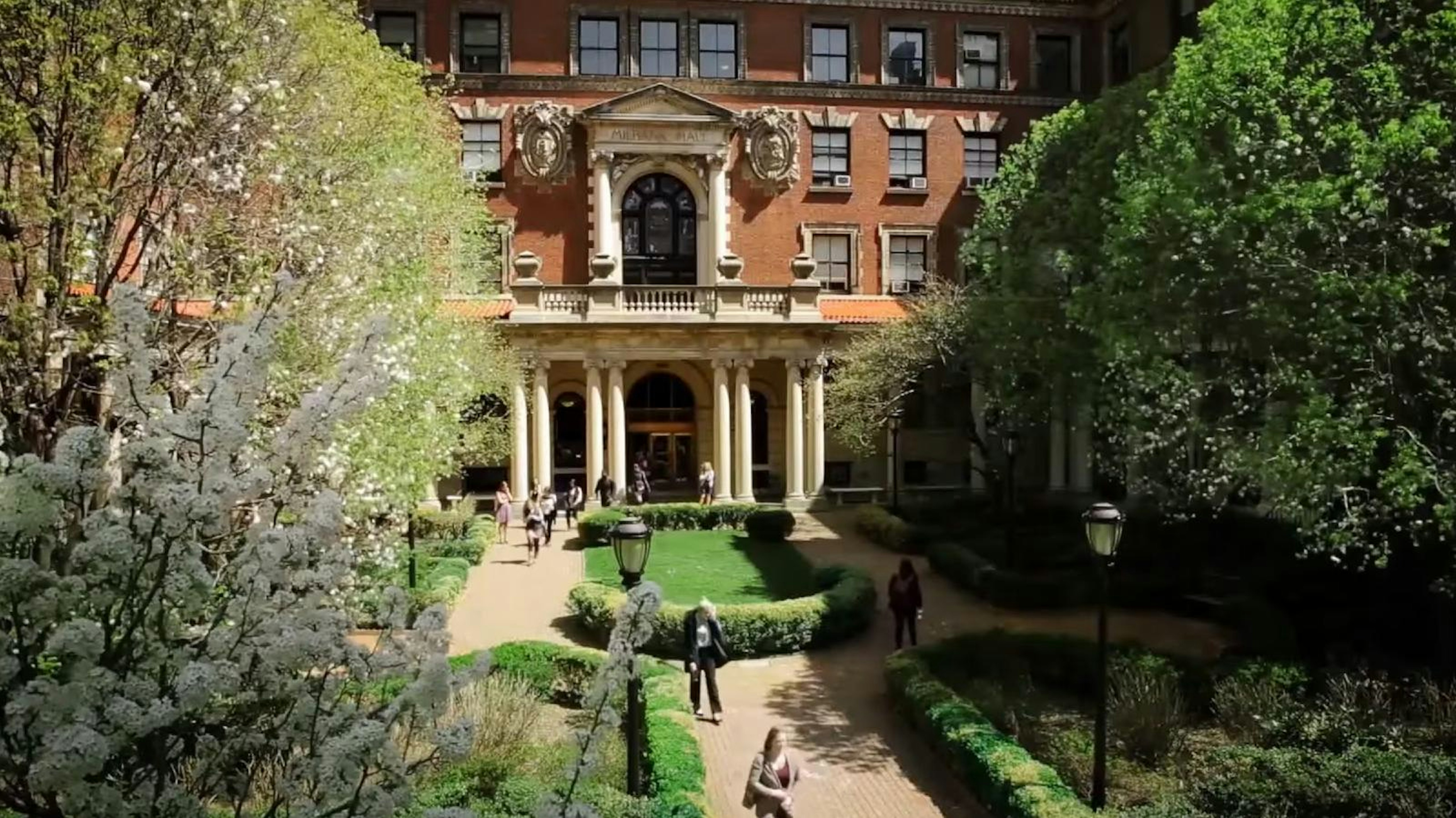 All 69 majors at Barnard College | CollegeVine