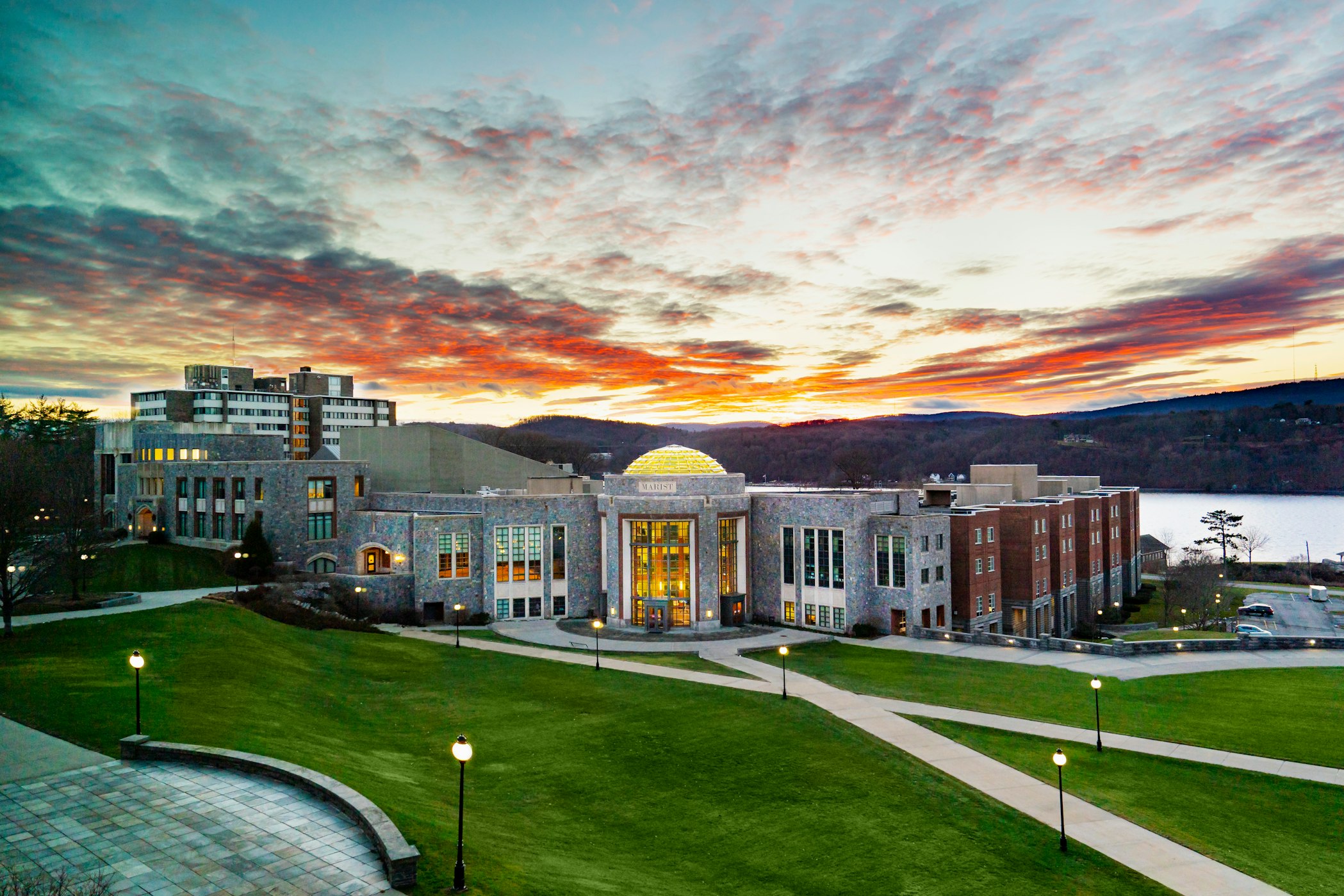 Marist University - Requirements + Data | CollegeVine