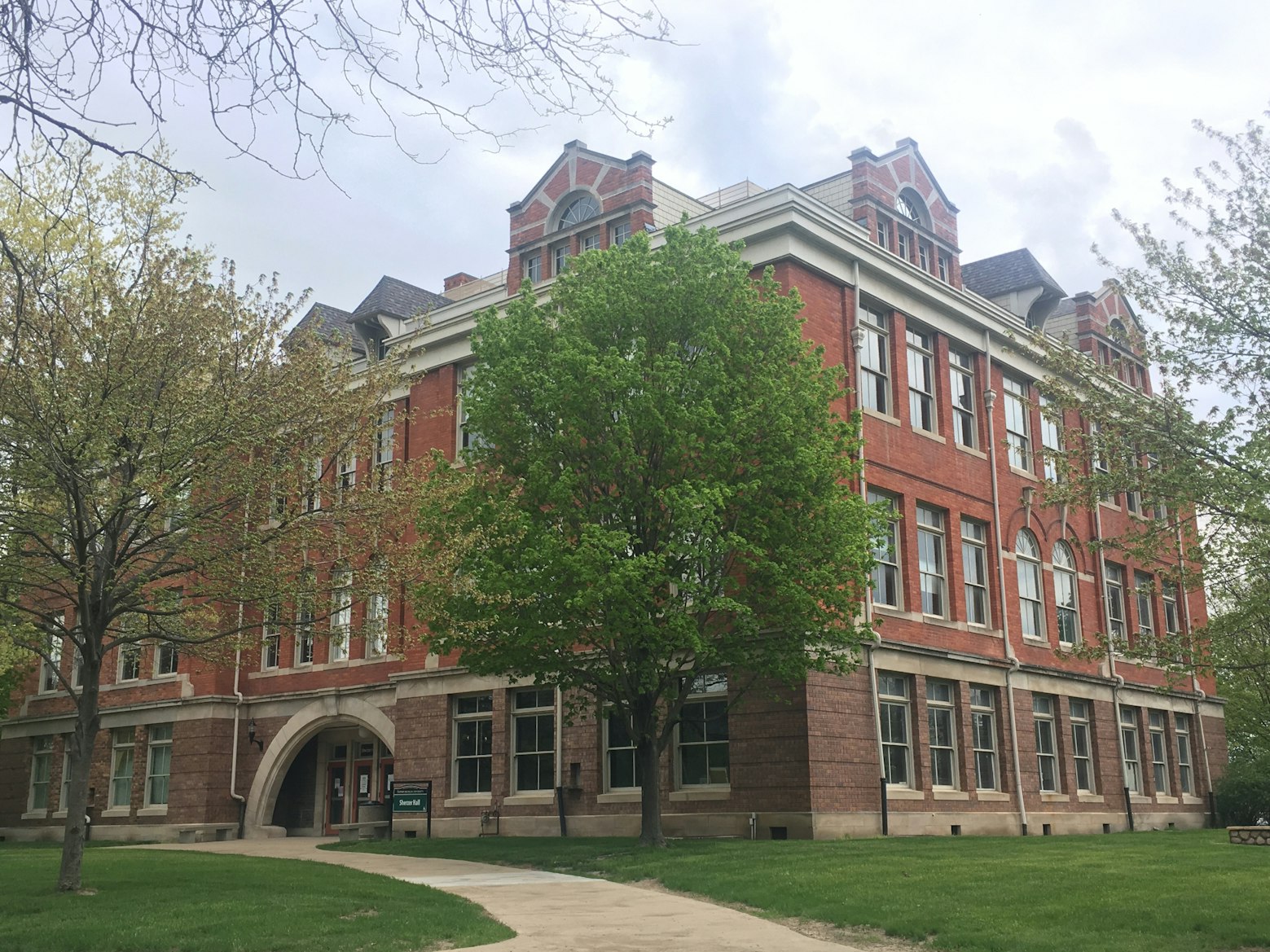 Eastern Michigan University | EMU’s 2024-25 Essay Prompts | CollegeVine