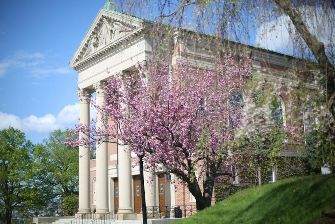 College of the Holy Cross | Holy Cross - Requirements + Data | CollegeVine